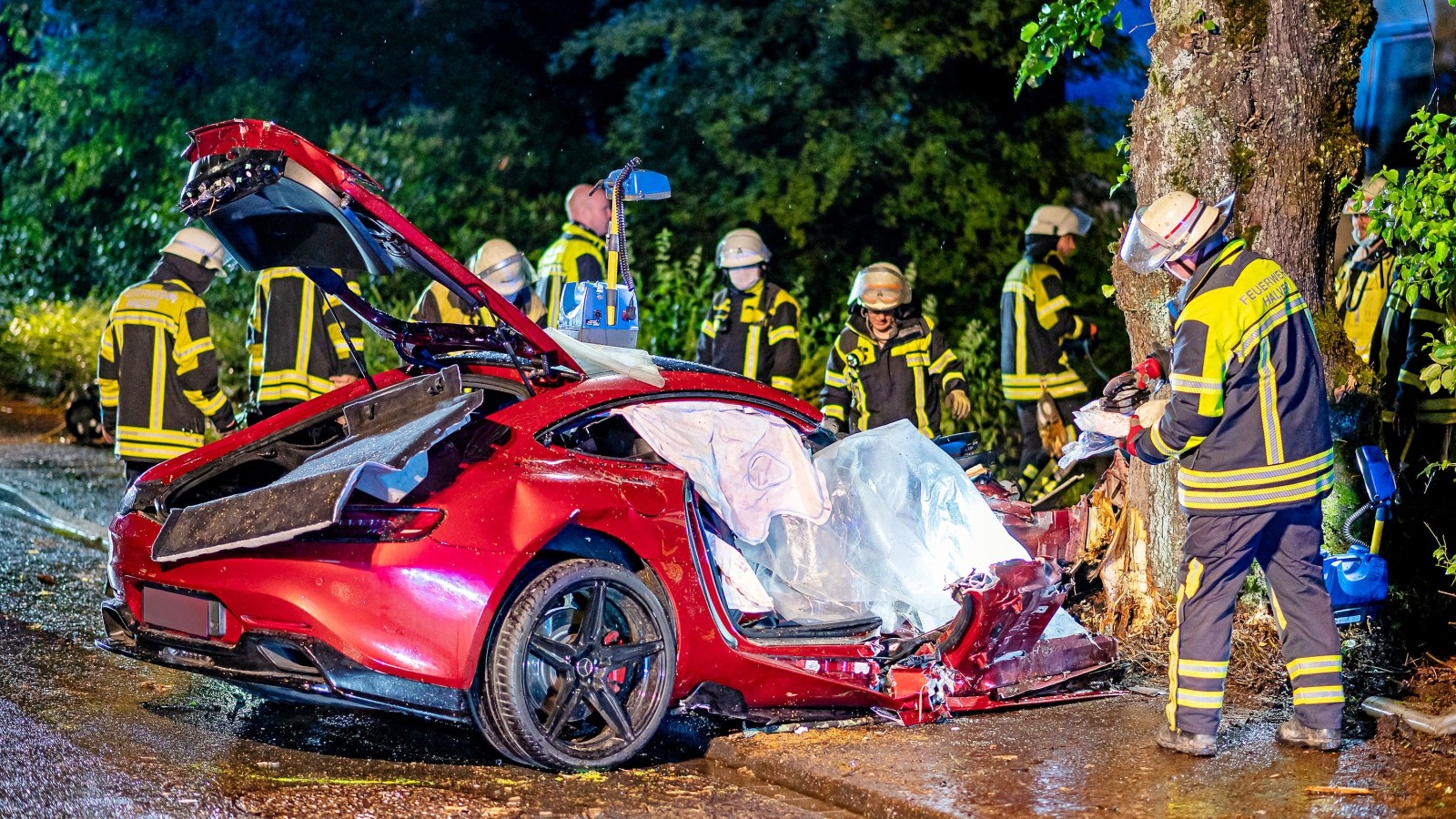 Schwerer Unfall in Halver: Verdacht auf illegales Rennen