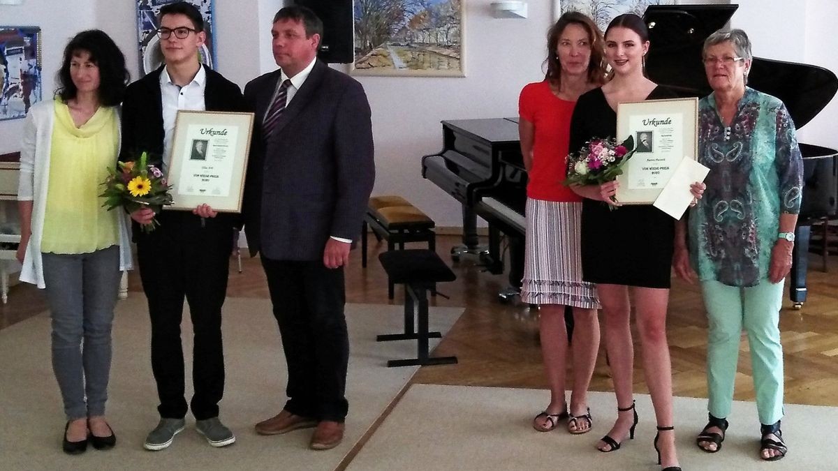 Aurora Passoth und Elias Arlt sind die besten Schüler Geras