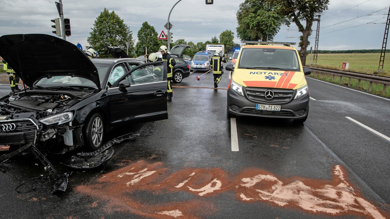 Mehrere Verletzte bei Autounfall an A4-Auffahrt Boxberg