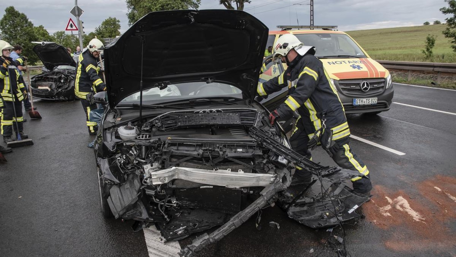 Mehrere Verletzte bei Unfall an Autobahnabfahrt
