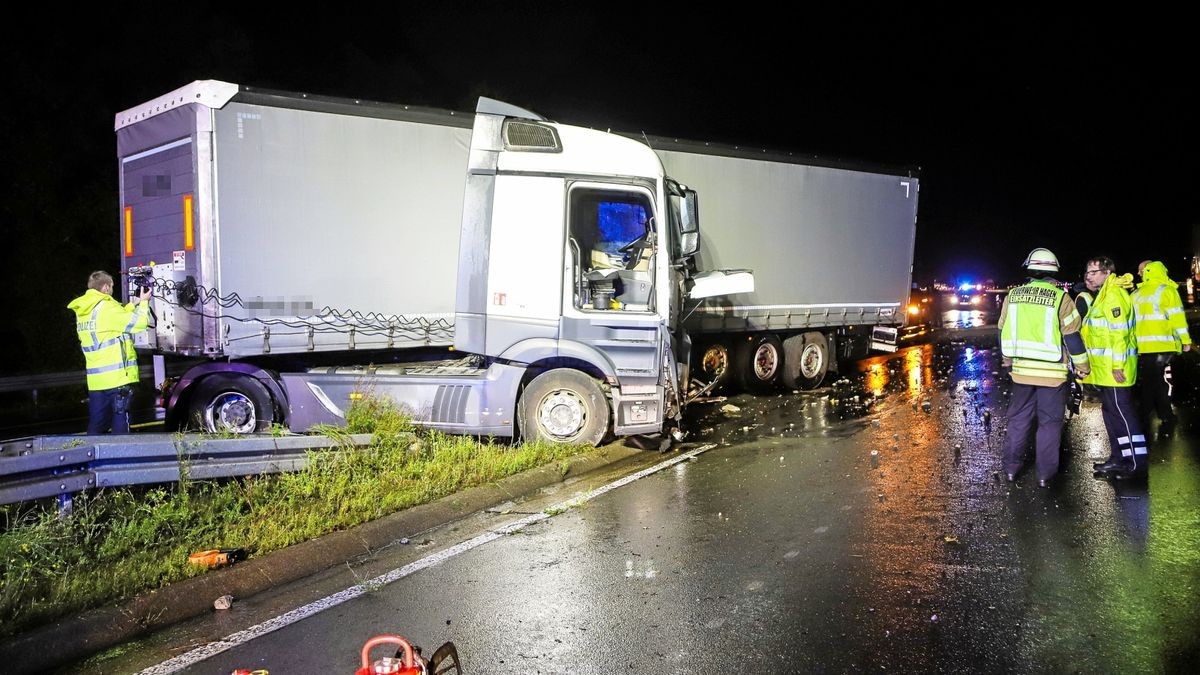 Lkw-Unfall auf der A45 bei Hagen – Fahrspur weiter gesperrt