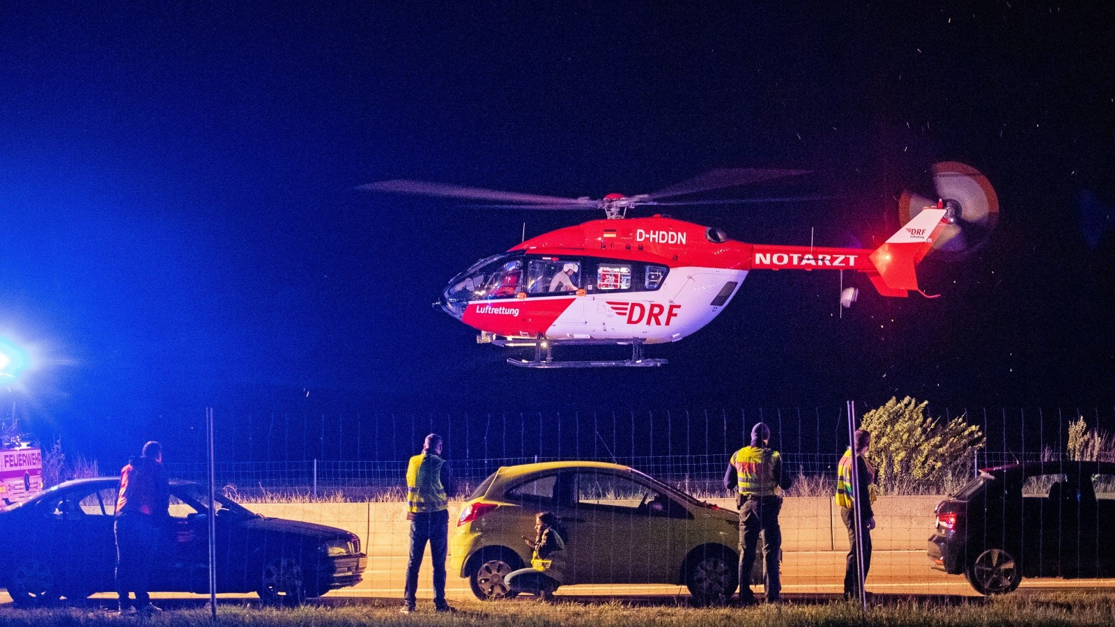 Zwei Schwerverletzte bei Frontalzusammenstoß bei Schleusingen - Hubschrauber im Einsatz