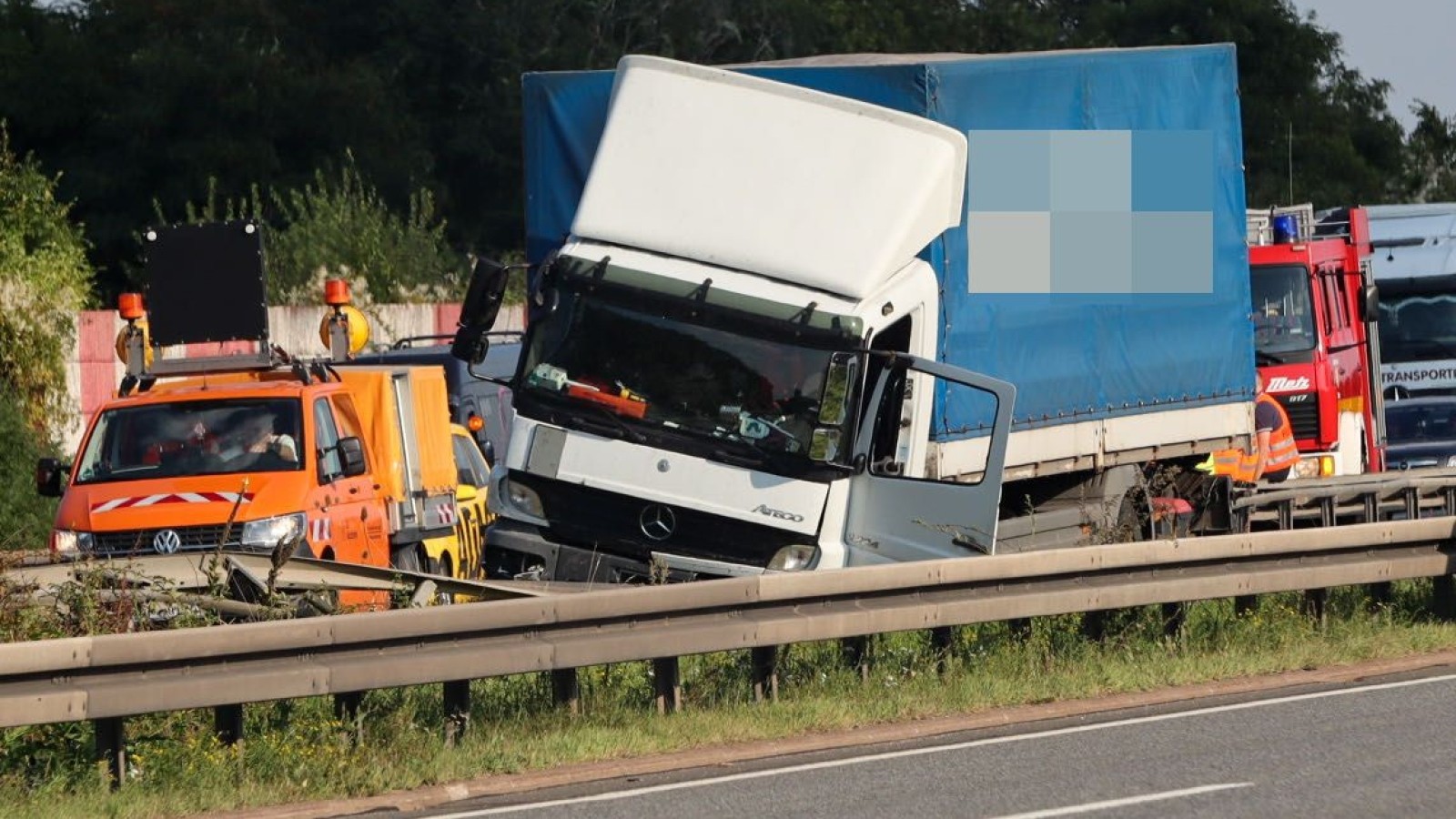 Unfall an Stauende: Lkw-Fahrer bei Ausweichmanöver auf A4 bei Gotha verletzt