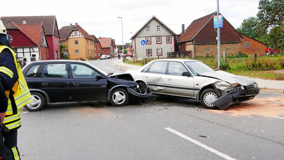 Zwei Schwerverletzte bei Verkehrsunfall in Klein Ilsede