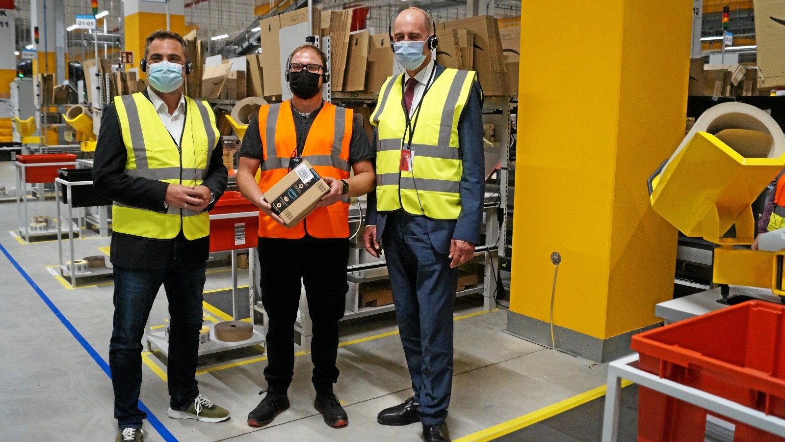 Wirtschaftsminister Tiefensee besucht Amazon-Logistikzentrum in Gera