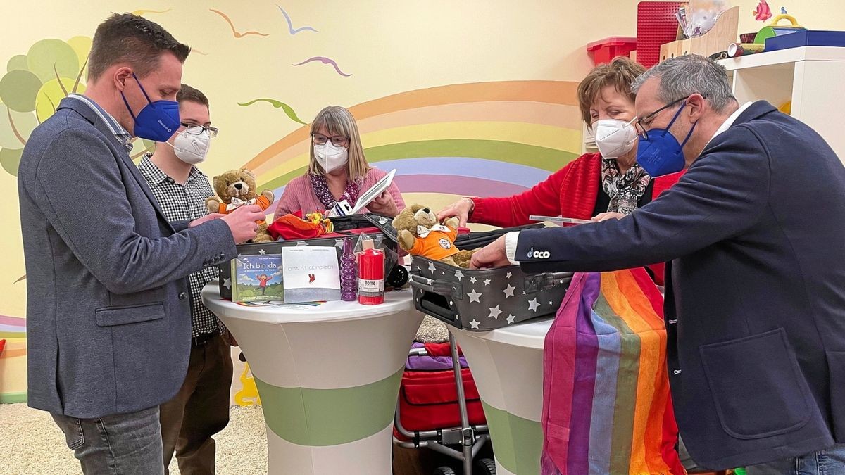 Fünf Koffer helfen, wenn Kinder in Salzgitter trauern