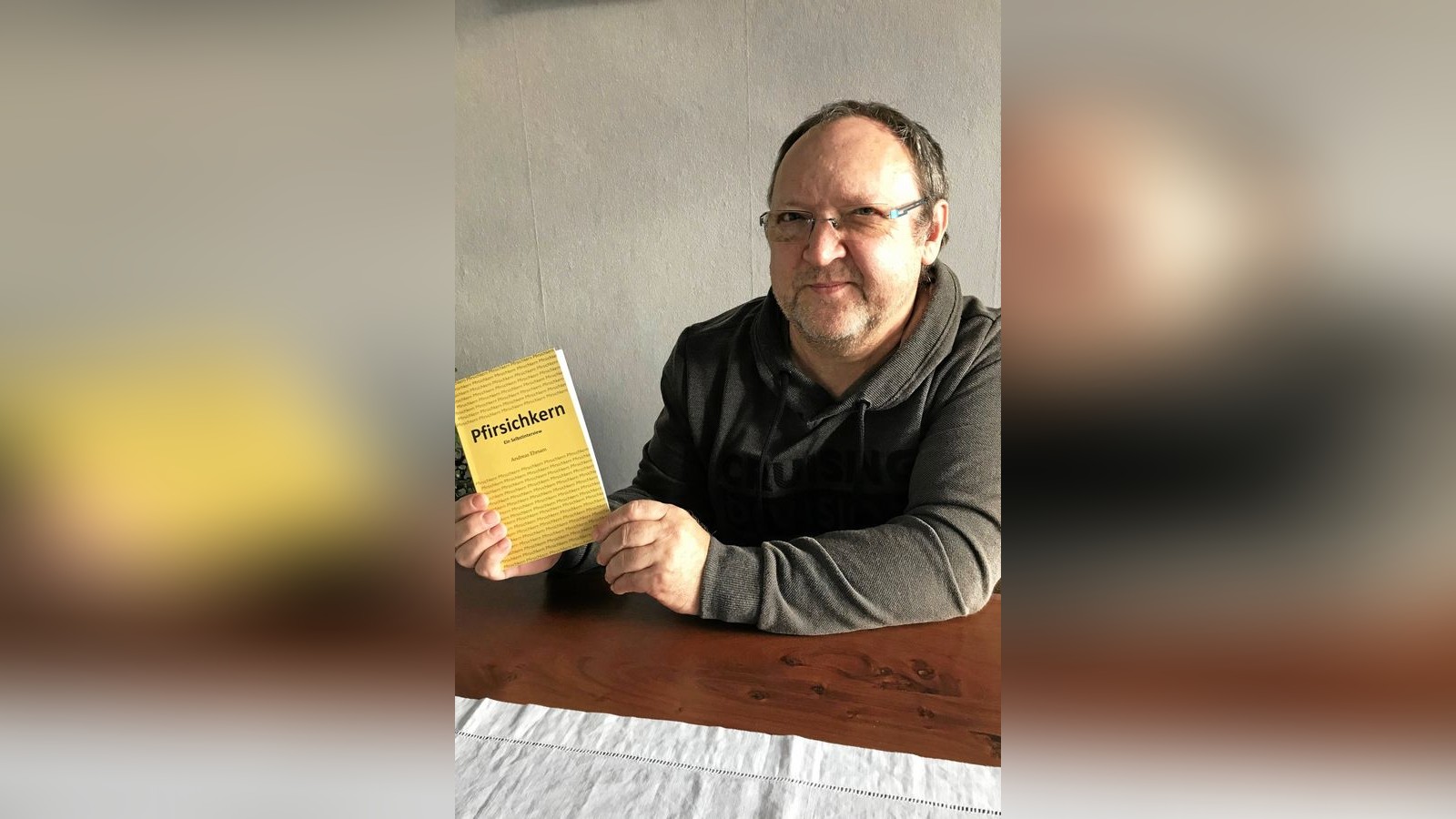 Ilm-Kreis: Andreas Ehrsam hat sein Buch „Pfirsichkern“ veröffentlicht
