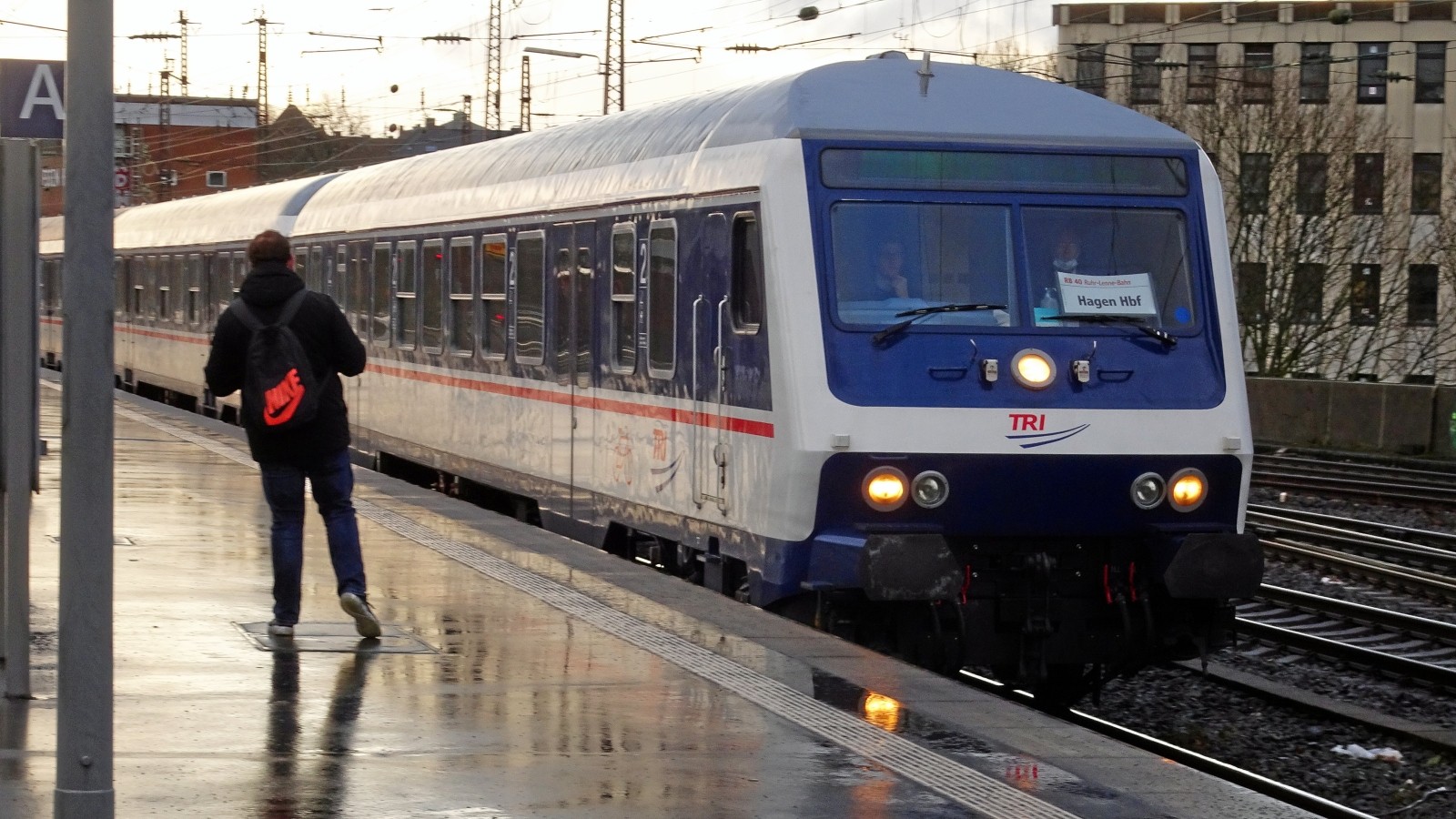 Alte Züge unterwegs: Bahnfans feiern das Abellio-Ende