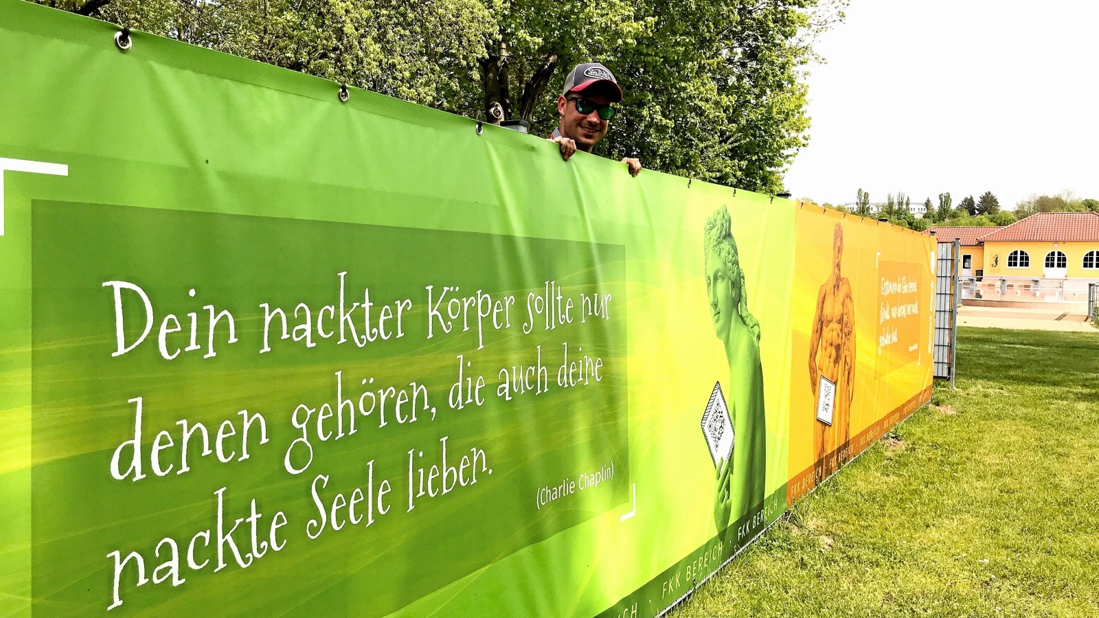 So ist der textilfreie Bereich im Apoldaer Freibad blickdicht abgegrenzt