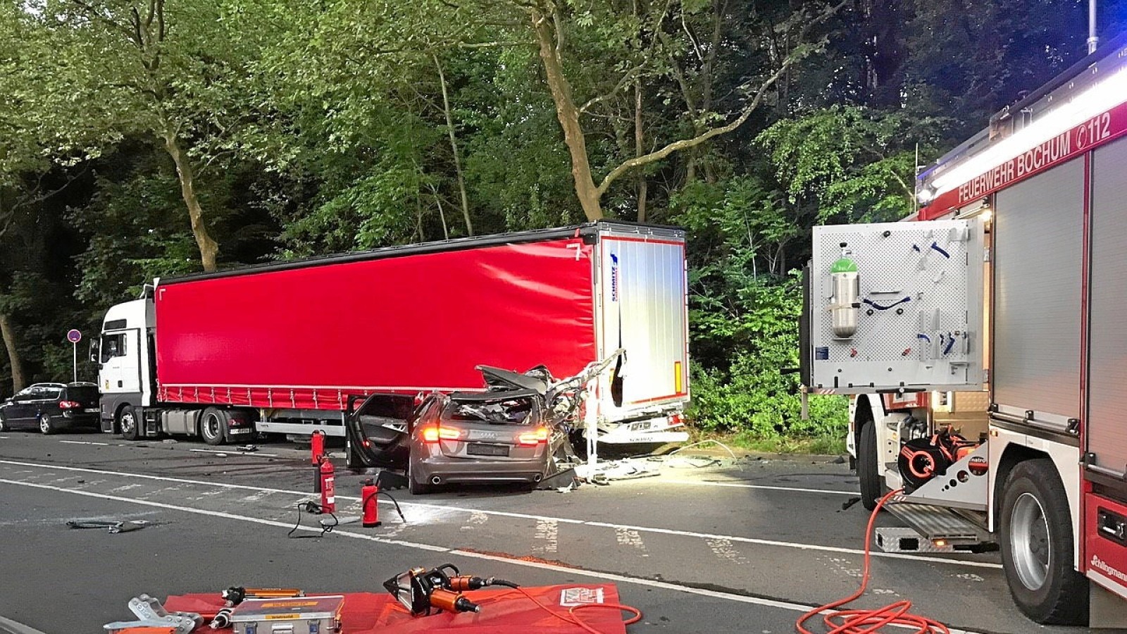 Tödlicher Unfall in Bochum nach Autorennen: Fahrer in U-Haft