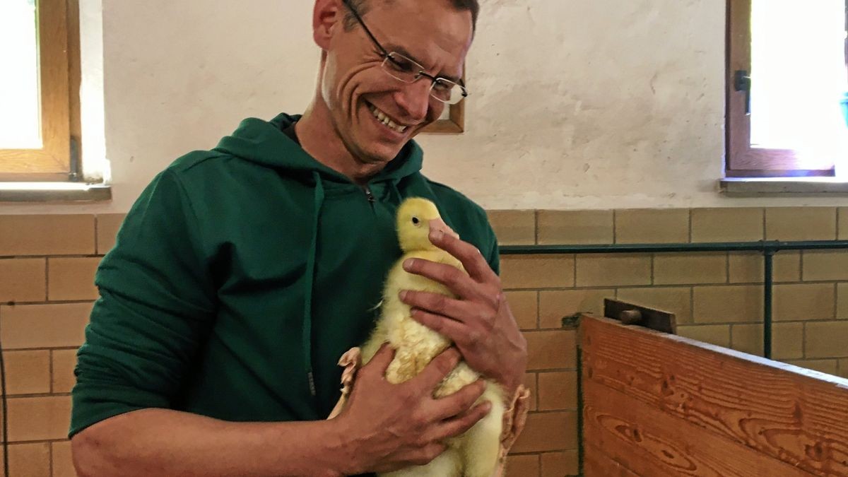 Taufe für Lockengans beim Wir-Kinderfest im Tierpark Gera