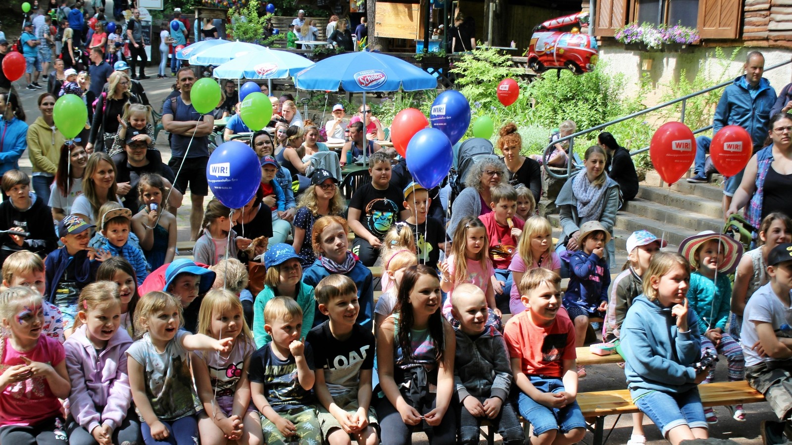 Taufe für Lockengans beim Wir-Kinderfest im Tierpark Gera