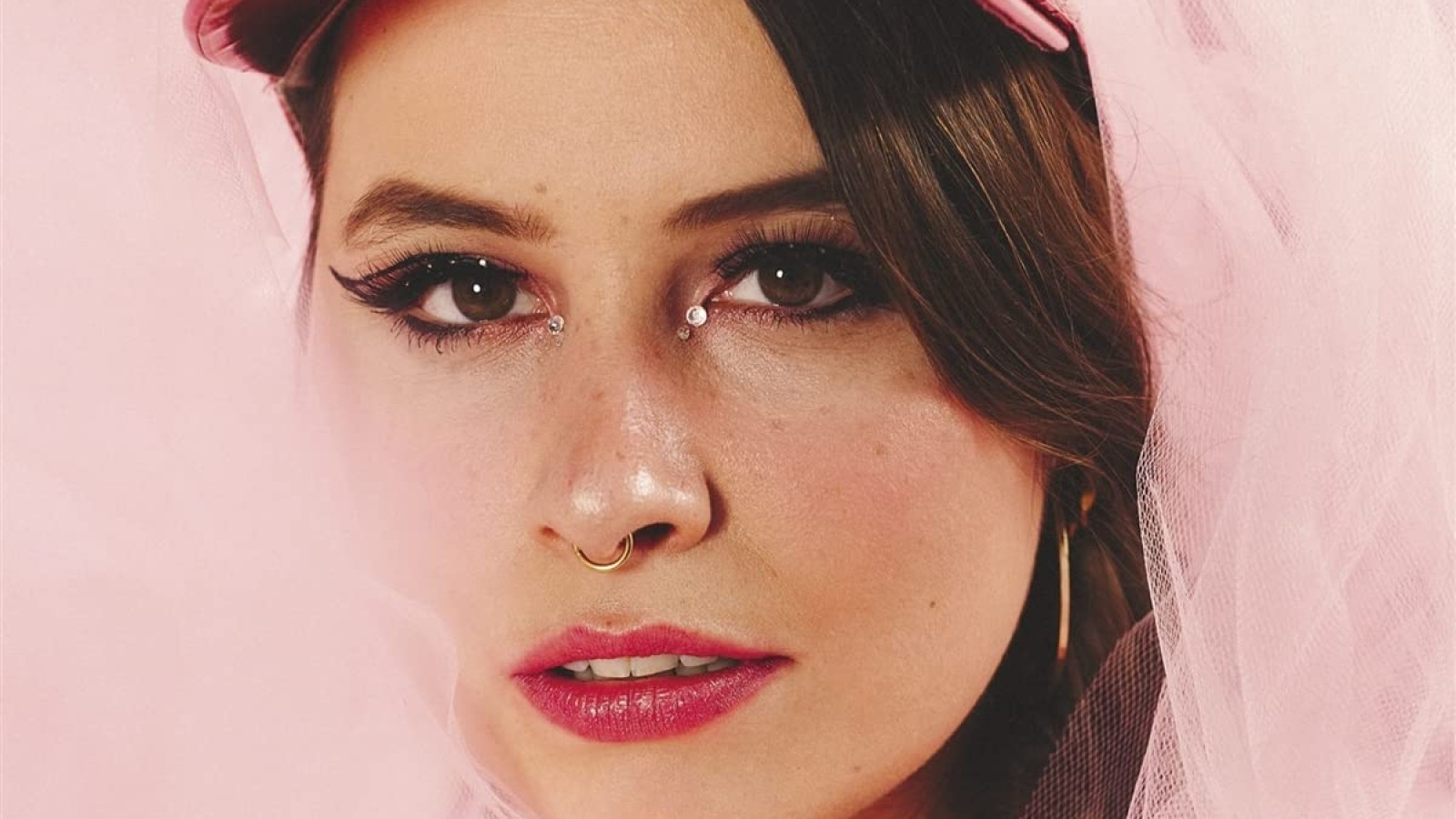 Neues Album von Rapperin Finna: Glamour, Lässigkeit, positive Energie