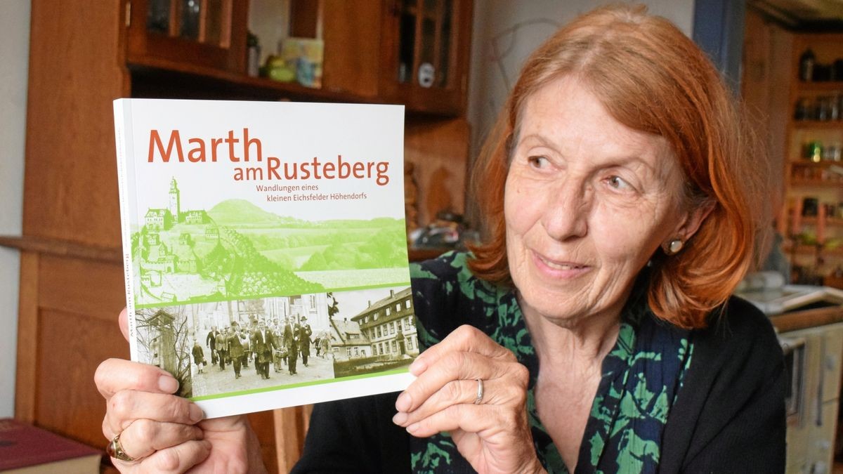 Ein Berg, das Dorf Marth und 228 Seiten