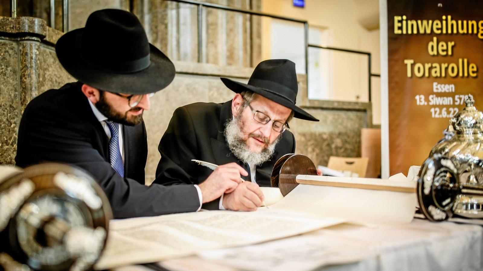 Essen: Jüdische Gäste aus aller Welt feiern neue Torarolle
