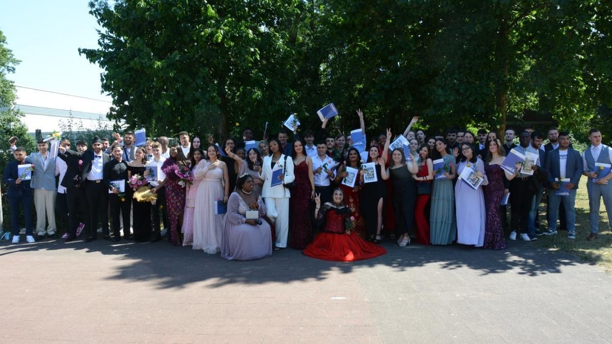 Abitur 2022 in Oberhausen: Fotos und Namen der Abiturienten