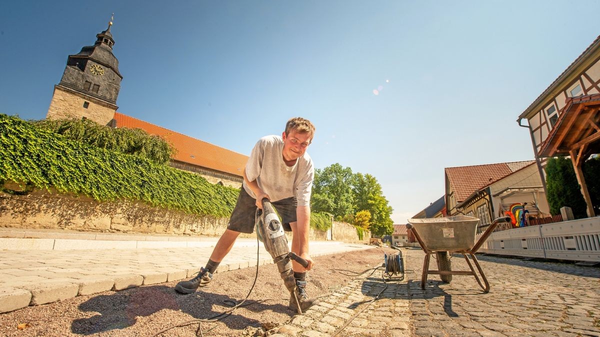 Arbeiten an Pfarrstraße in Langula auf der Zielgeraden