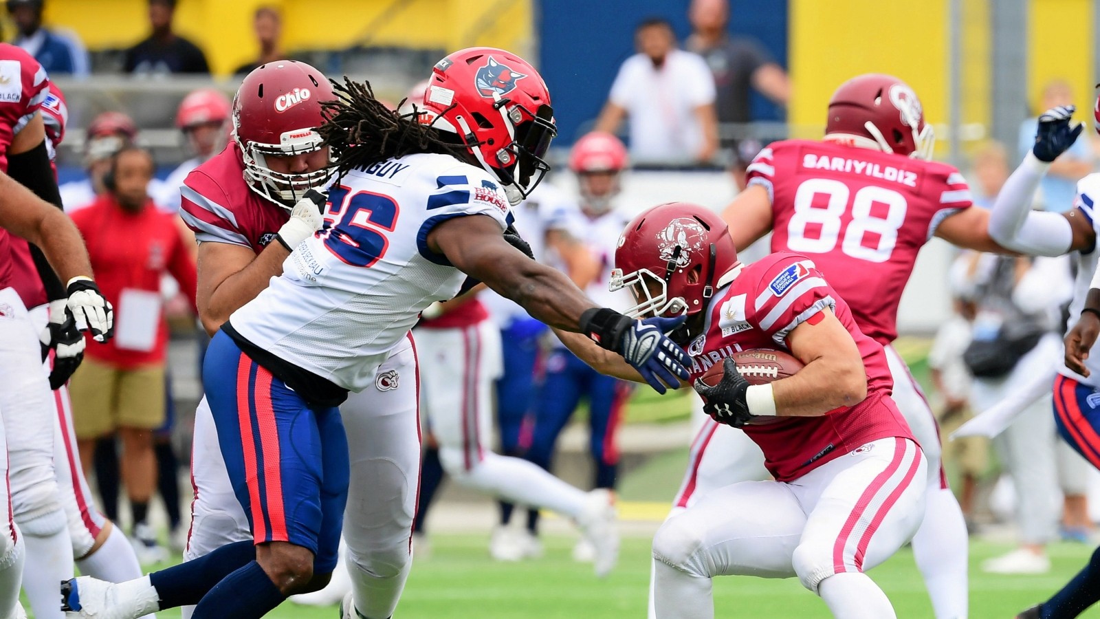 American Football: Toonga rettet schwache Sea Devils – Bangen um Nanguy