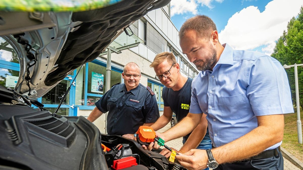 Weil Stromschlag droht: Feuerwehrleute aus dem Unstrut-Hainich-Kreis ...
