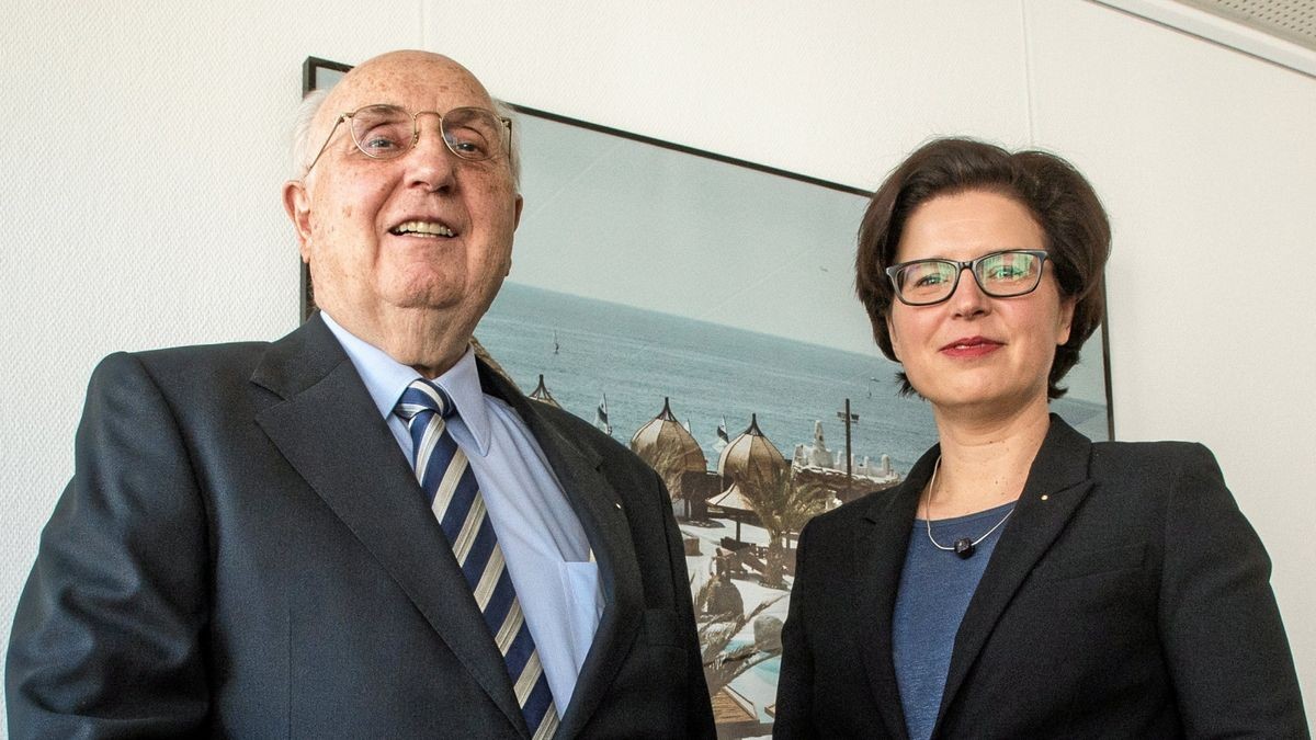 Leere Chefsessel nach dem Rückzug der Babyboomer