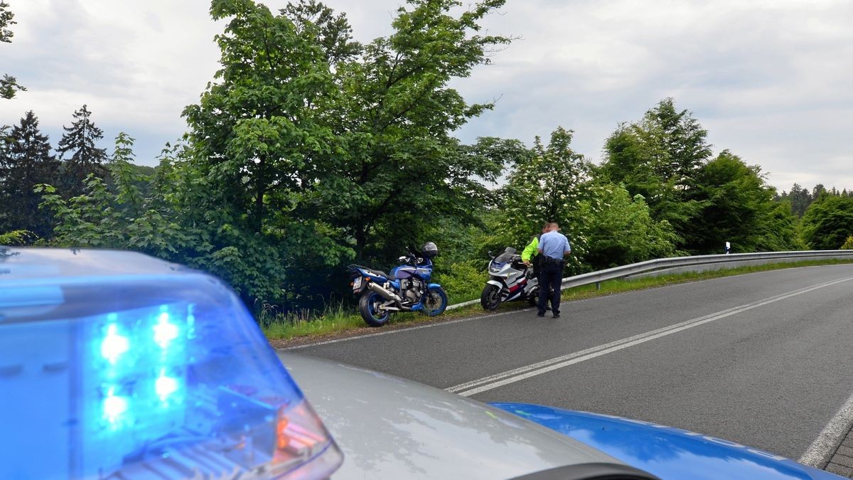 Ennepetal: Biker rast mit 126 km/h durch Tempo-70-Zone