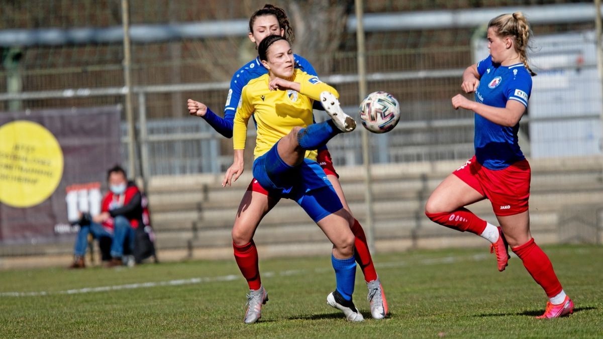 Träume und Rückschläge: Fernsehteam begleitet FCC-Spielerin Hannah ...