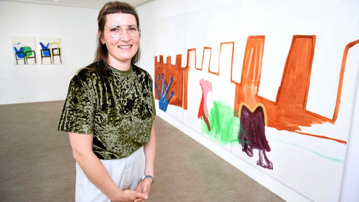 Solweig de Barry zeigt in Wolfsburg erst Fotos, dann Gemälde