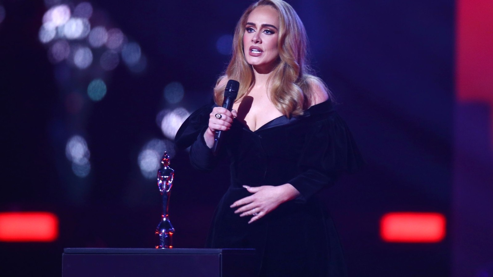 Adele freut sich über Emmy: «Habe offiziell ein EGO»