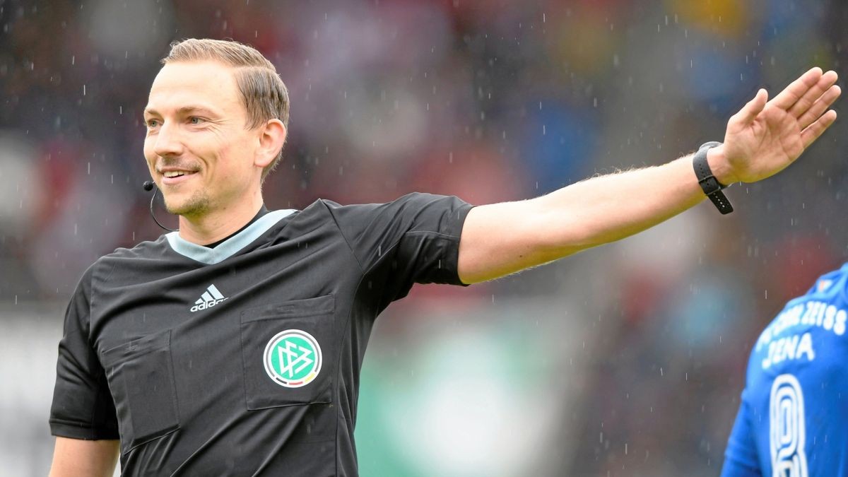 Schiedsrichter Lossius: „Feuerwerk hat hier nichts zu suchen“