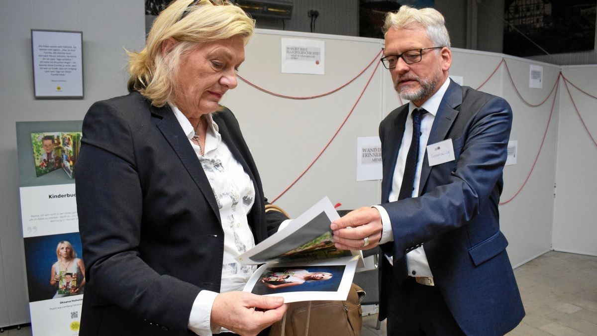 Ausstellung in Asbach-Sickenberg: 19 Fluchtschicksale und Gegenstände