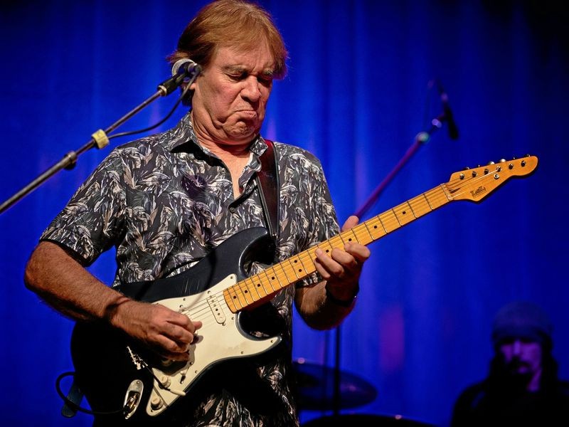 Wetter: Ex-Supertramp-Gitarrist Carl Verheyen füllt Halle