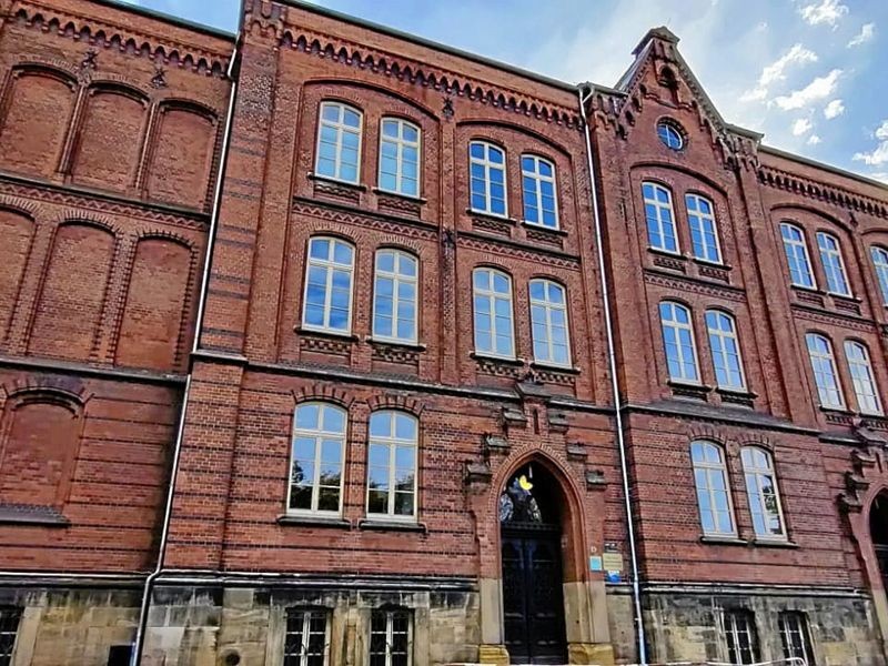 Vom Wäschetrockenplatz zur Bildungsstätte: Vor 130 Jahren wurde die ...