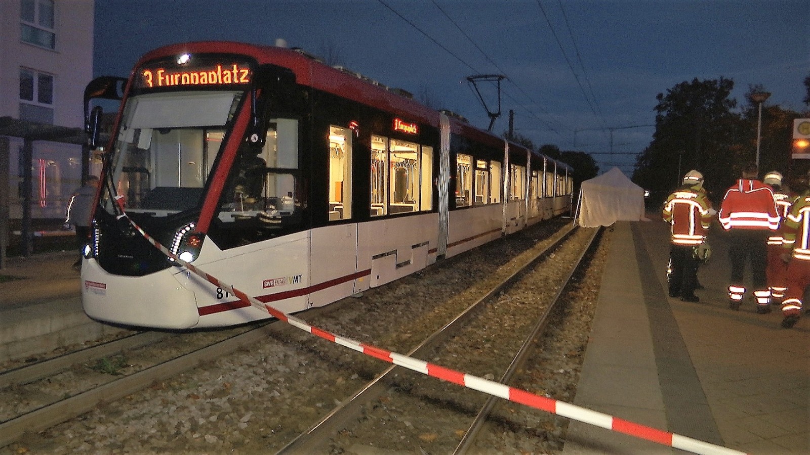 Frau wird in Erfurt von Straßenbahn erfasst und stirbt