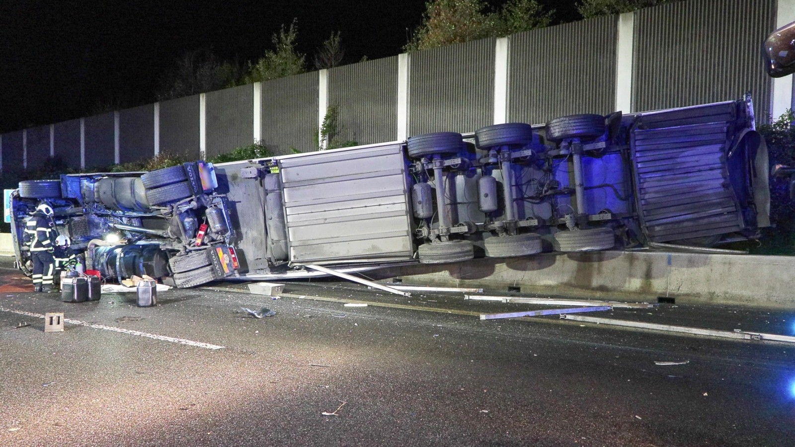 Stundenlange Sperrung der A46 in Wuppertal nach Lkw-Unfall