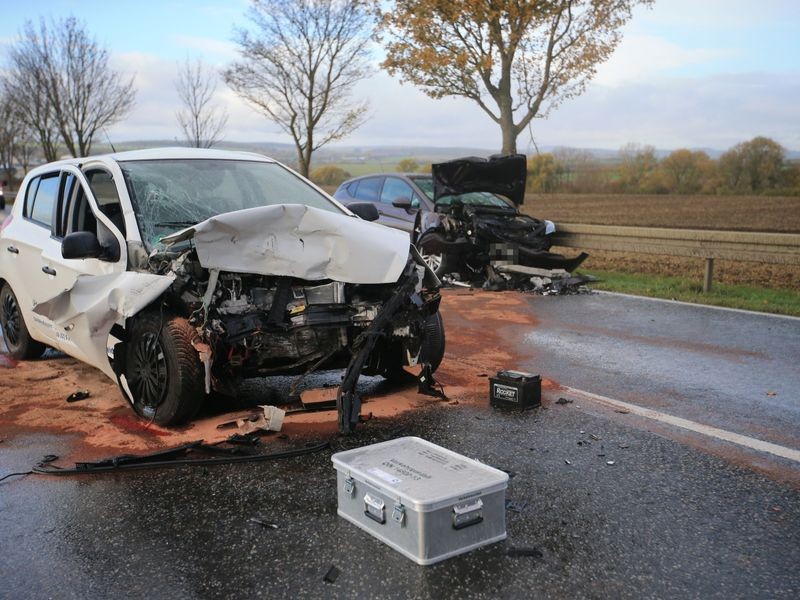 Zwei Schwerverletzte bei Unfall auf B249 bei Ebeleben