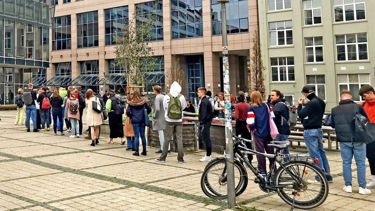 Mensa-Schlange in Jena