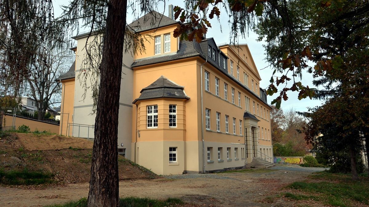 Der Campus Weida wird offilziell an Lehrer und Schüler übergeben