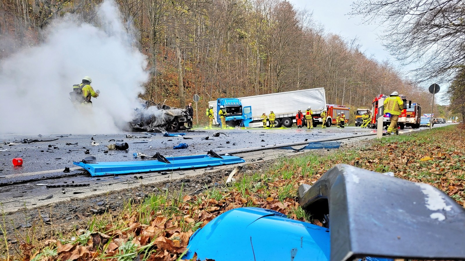 Auto brennt nach Unfall aus – Fahrer tot