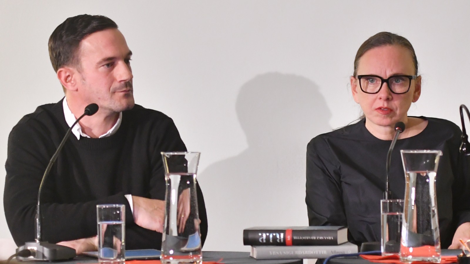 Die Schauspieler Wotan Wilke Möhring und Sönke Möhring zwischen Herne ...