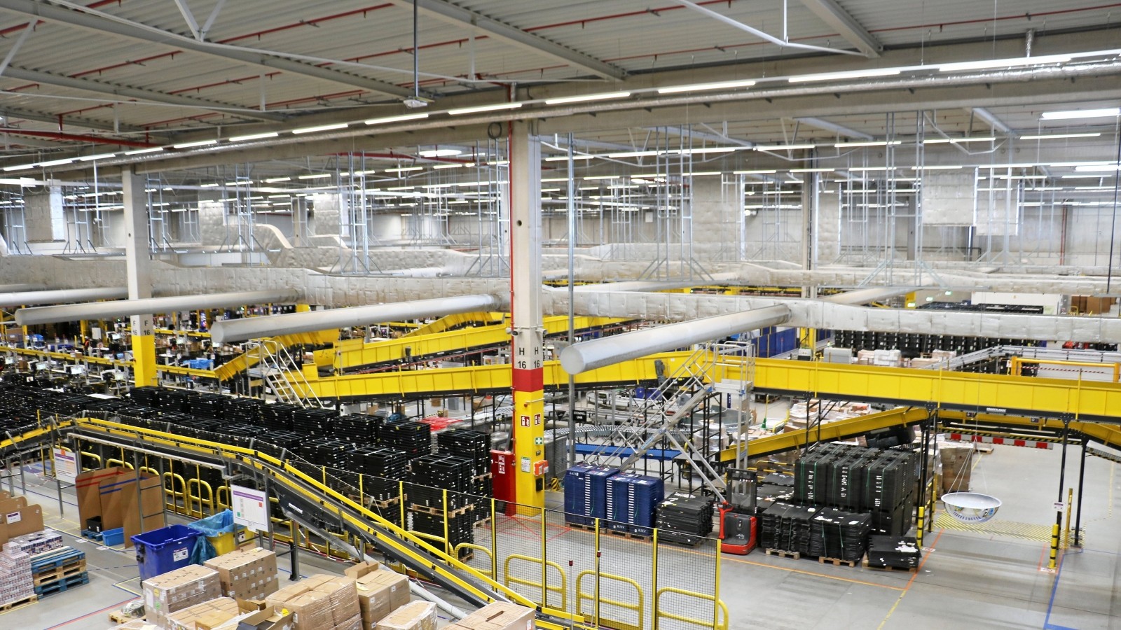 Besuch bei Amazon in Winsen: In der Welt der Roboter
