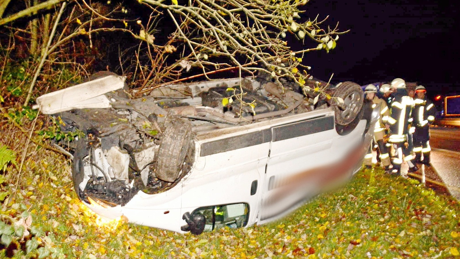 Haiger-Burbach: Schwerer Unfall auf A45 – Fahrer eingeklemmt