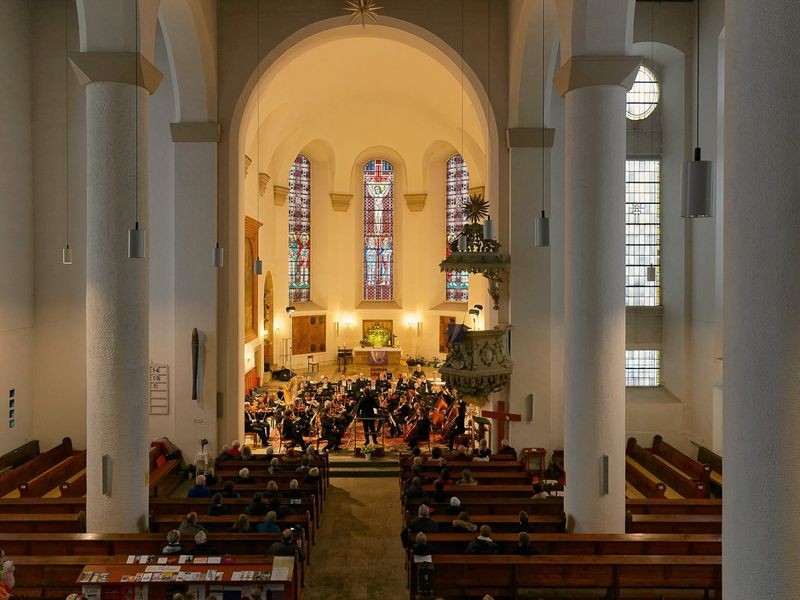 Gotha singt im Schein von Teelichtern: Lichterkirche zum ersten Advent