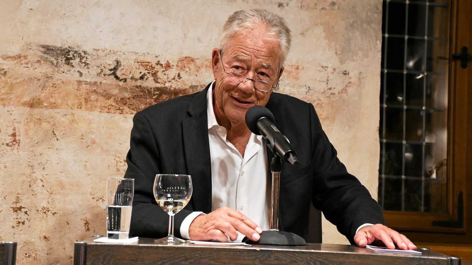 Björn Engholm spricht beim Palme-Friedenspreis in Reinbek