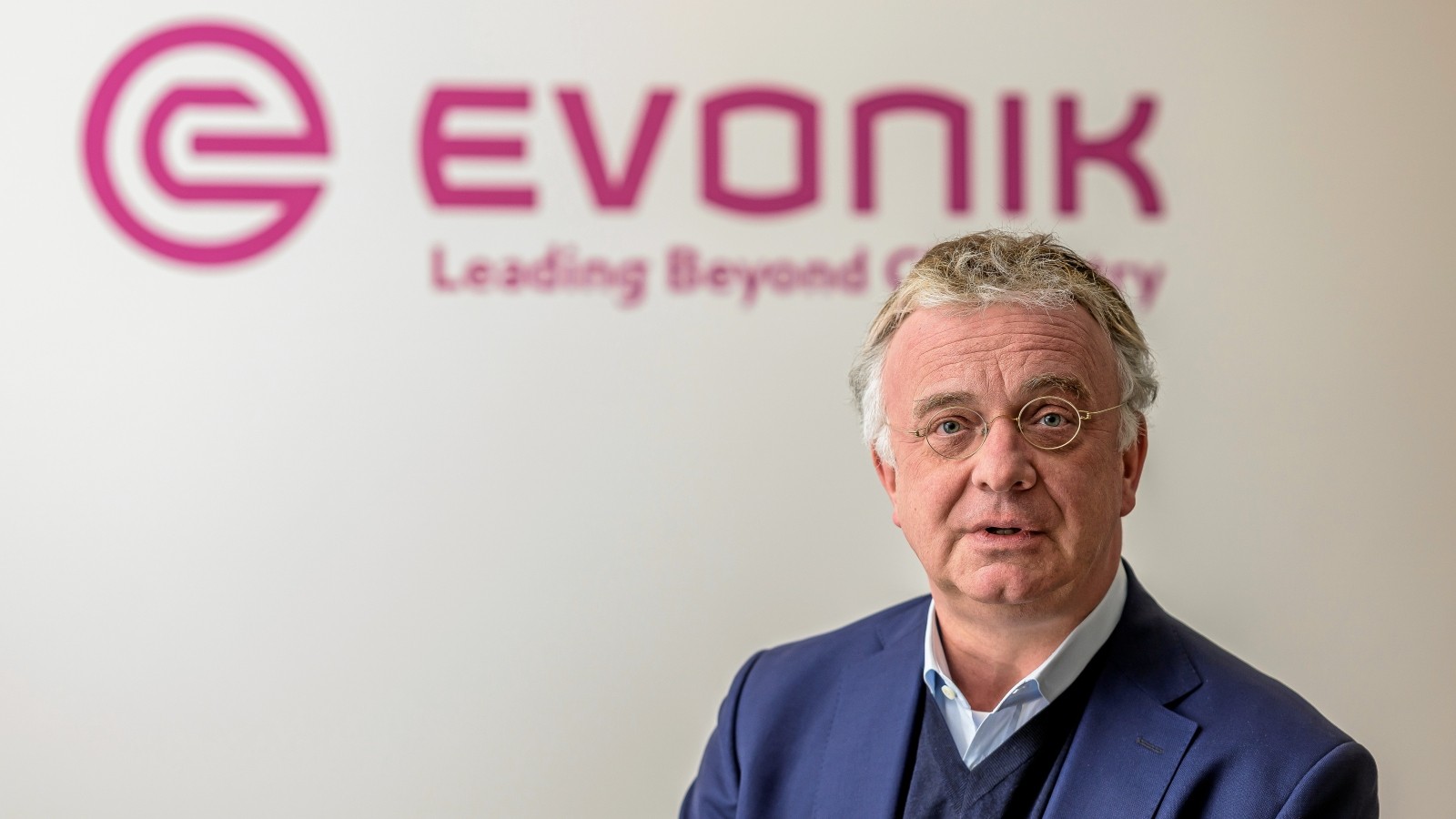 Evonik-Chef Kullmann bereitet Belegschaft auf Kurzarbeit vor