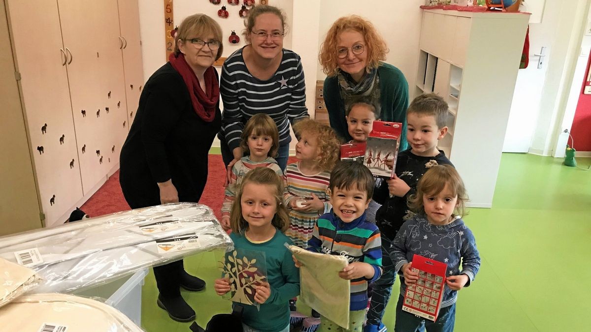 Bastelmaterial für das Rabennest in Arnstadt