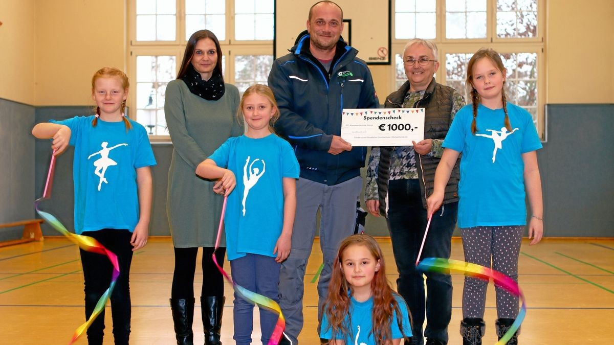 1000 Euro spendet ein Vati für Zirkusprojekt an Greizer Goethe-Grundschule