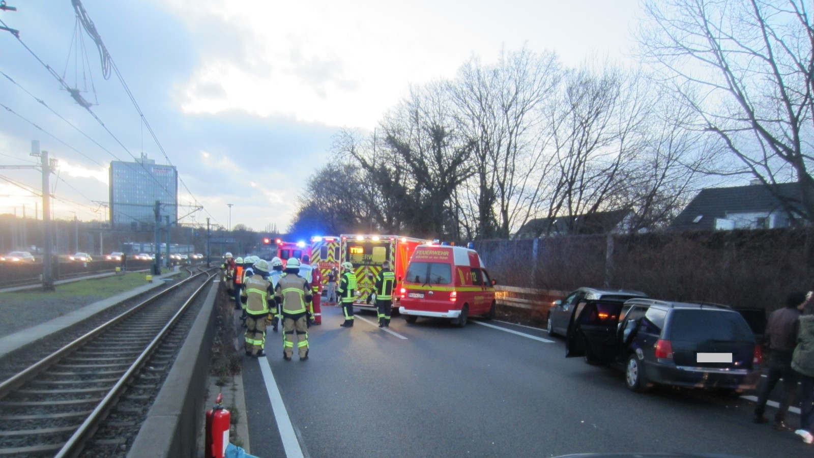 Schwerer Unfall auf der A40 mit sechs Verletzten