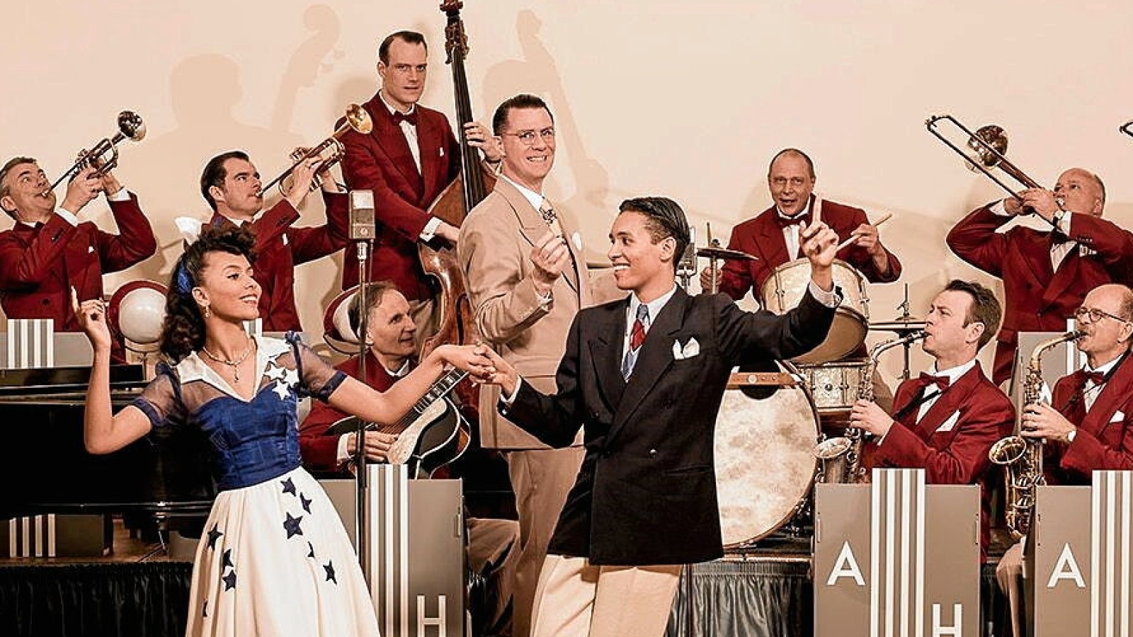 Wider besseres Wissen will Andrej Hermlin mit Swing Hoffnung auf ...