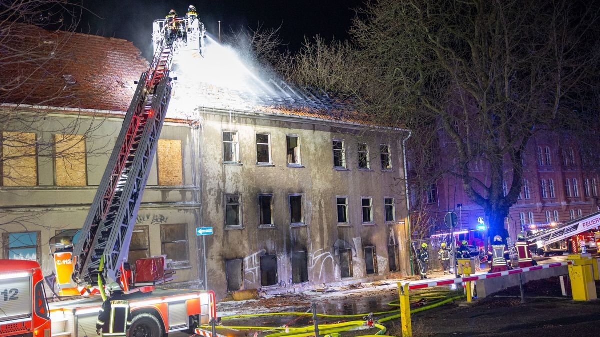 Wieder Brand in Gotha: Leerstehendes Gebäude in Flammen