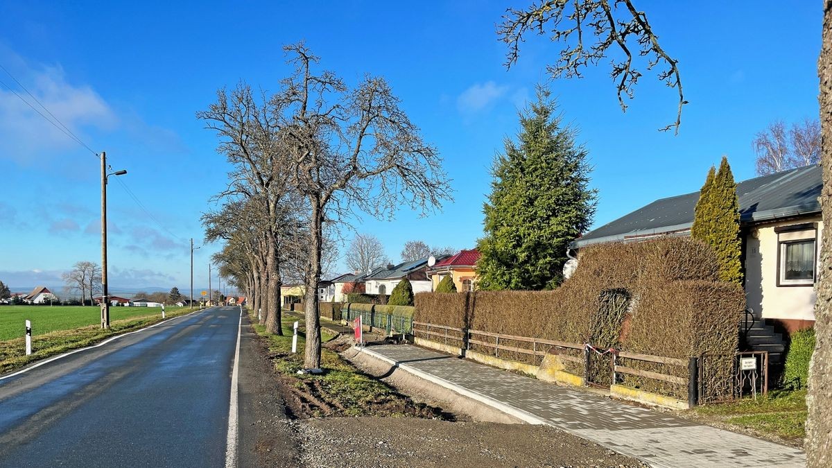 Gehsteig am Zinsweg wird bis Westerengel neu gepflastert